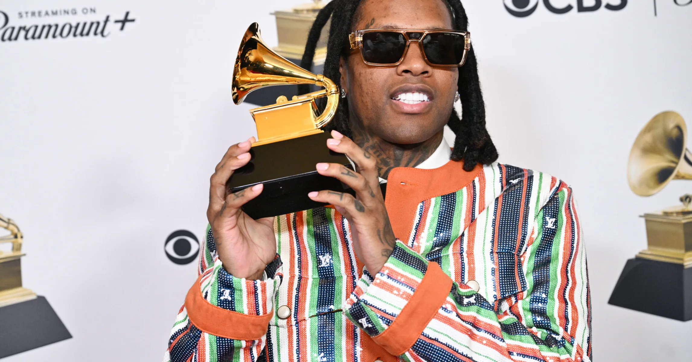 Lil Durk Brings 20 Kids On Stage To Perform "All My Life" And Gifts ...