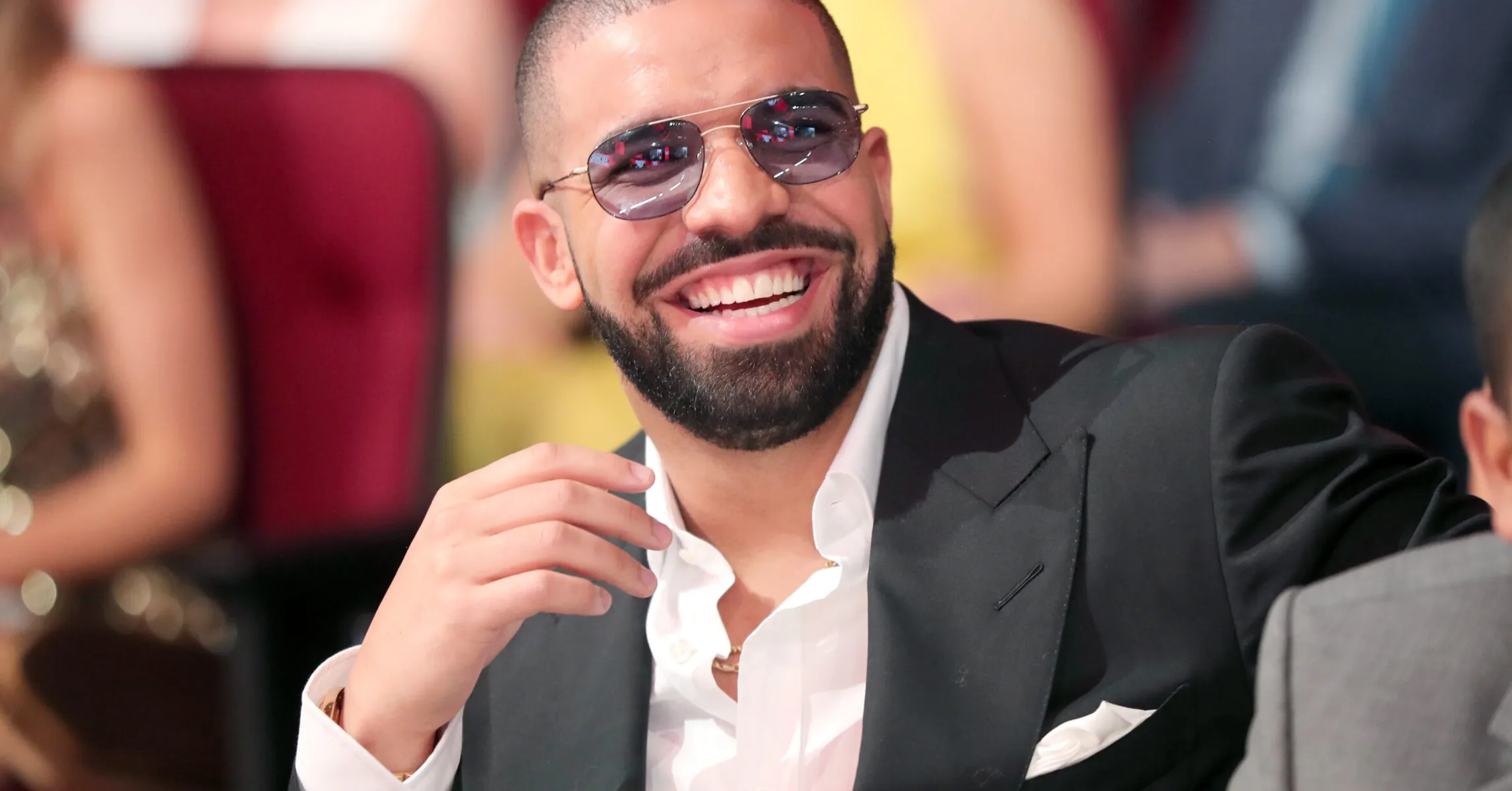 Drake Celebrates "One Dance" Becoming His First Song To Reach 3 Billion ...