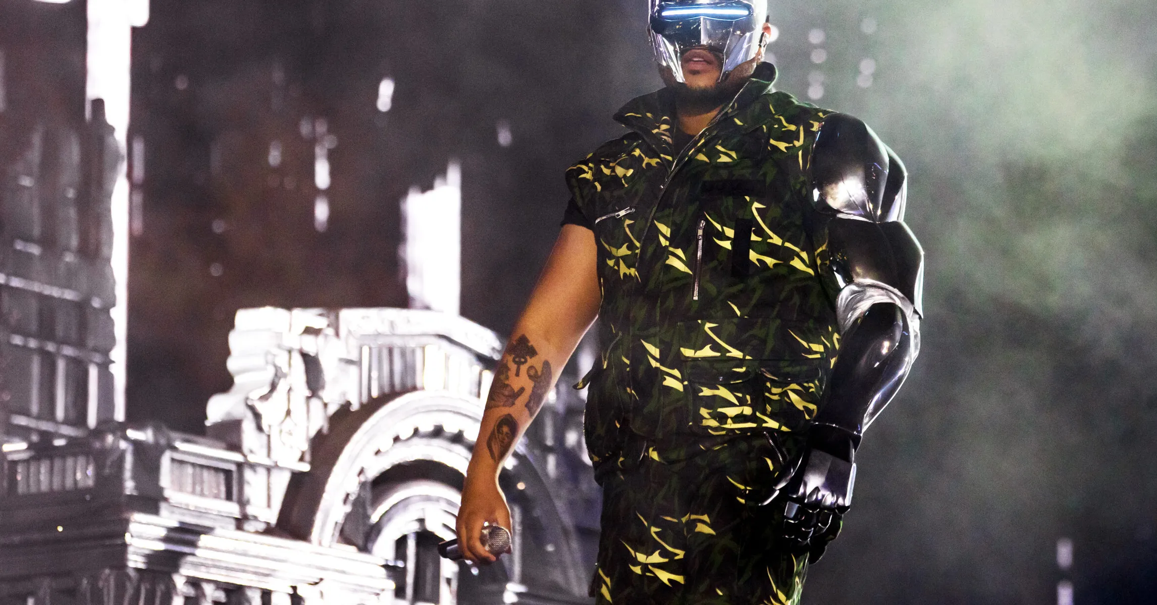 The Weeknd Performs Unreleased "Take Me Back To LA" At Mike Dean Show