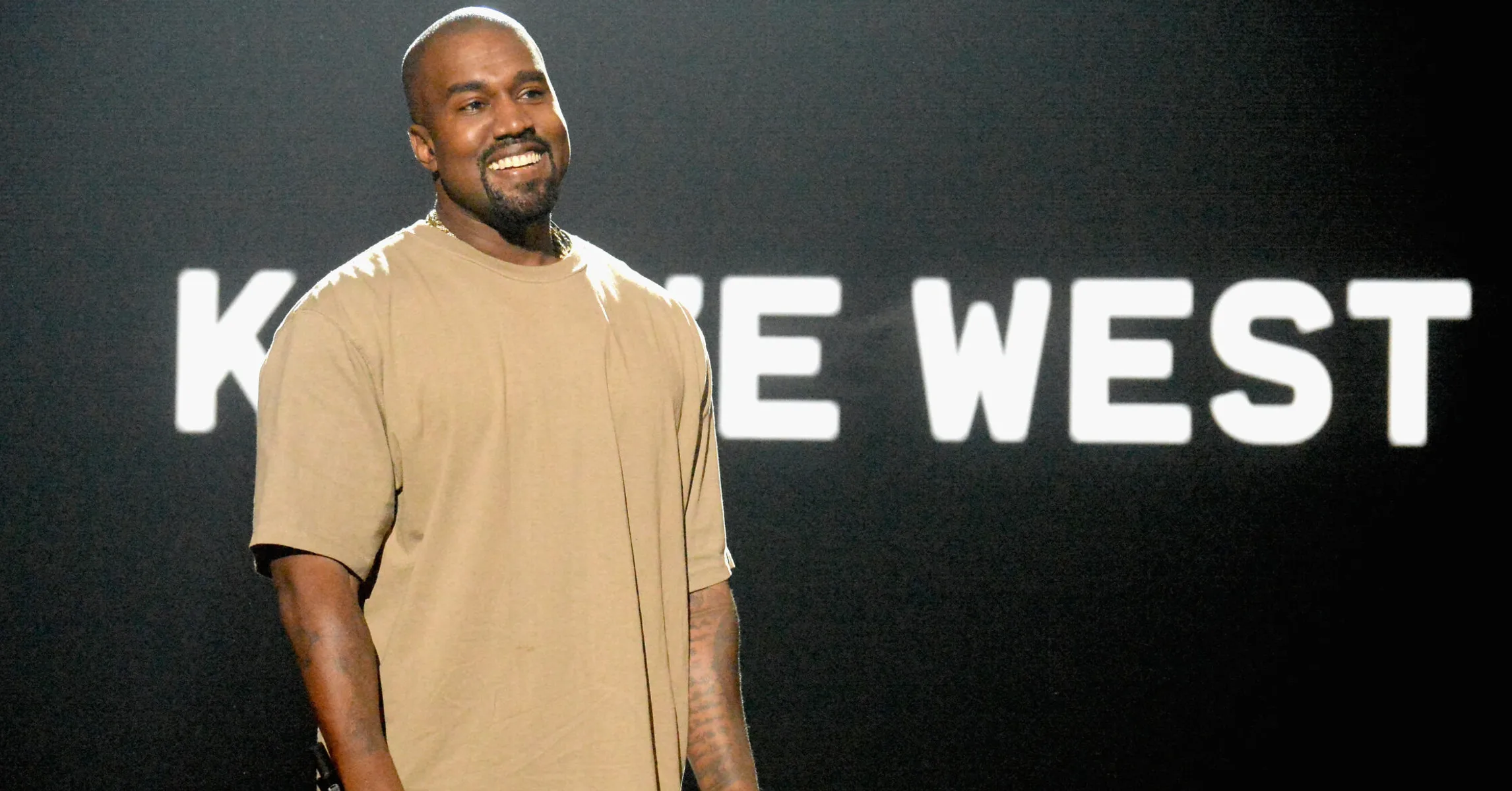 Kanye West Records "CARNIVAL" Verse In Room Full Of Friends: Video