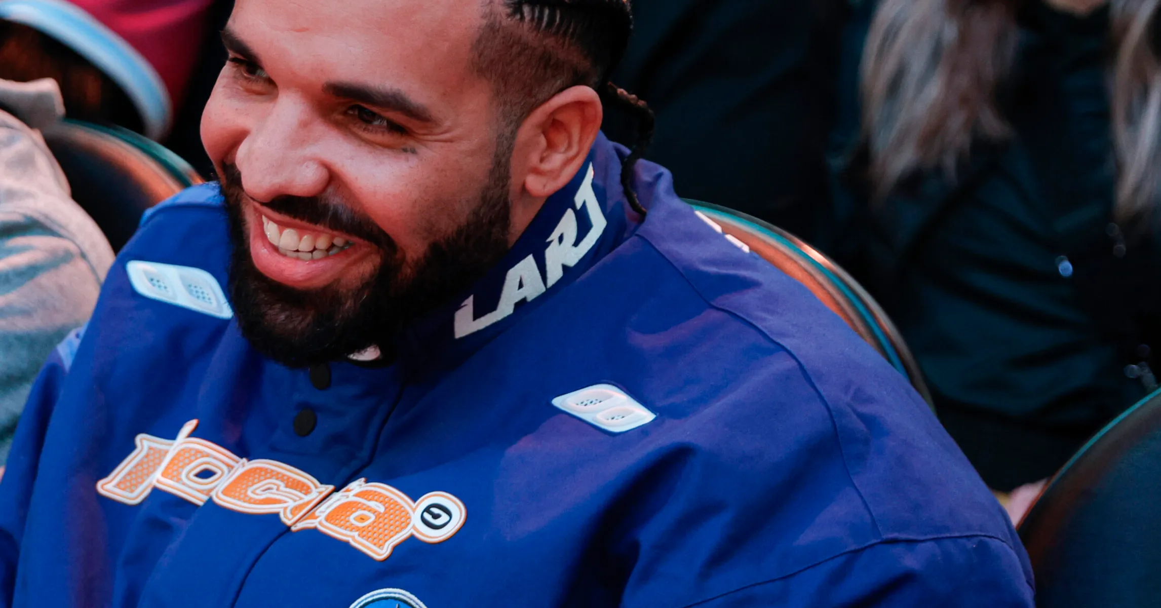 Drake Puts His Middle Fingers Up At All His Haters In New Instagram Post