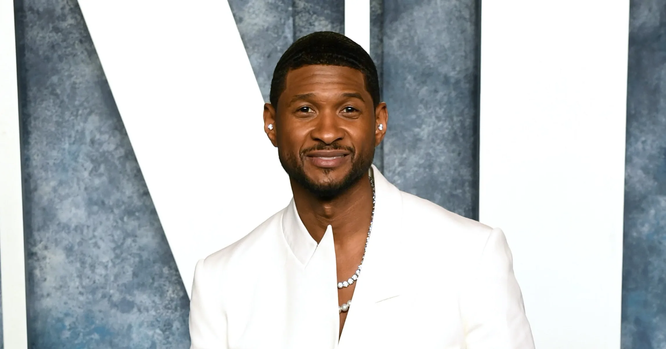 Usher Fans Hate His "Absurd" Puffer Hat
