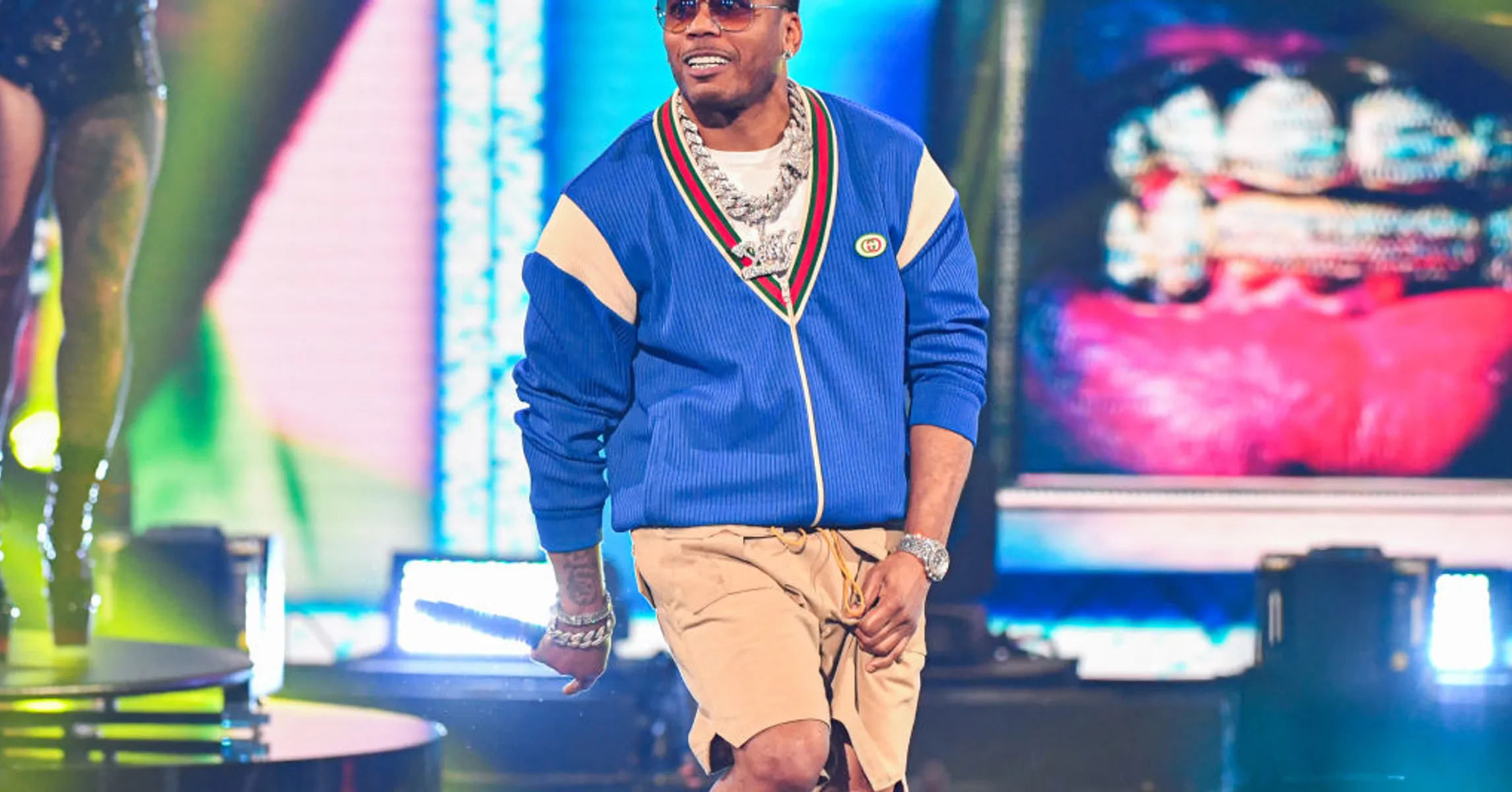 Nelly Puts On For St. Louis And Unveils New Special Addition Cardinals ...