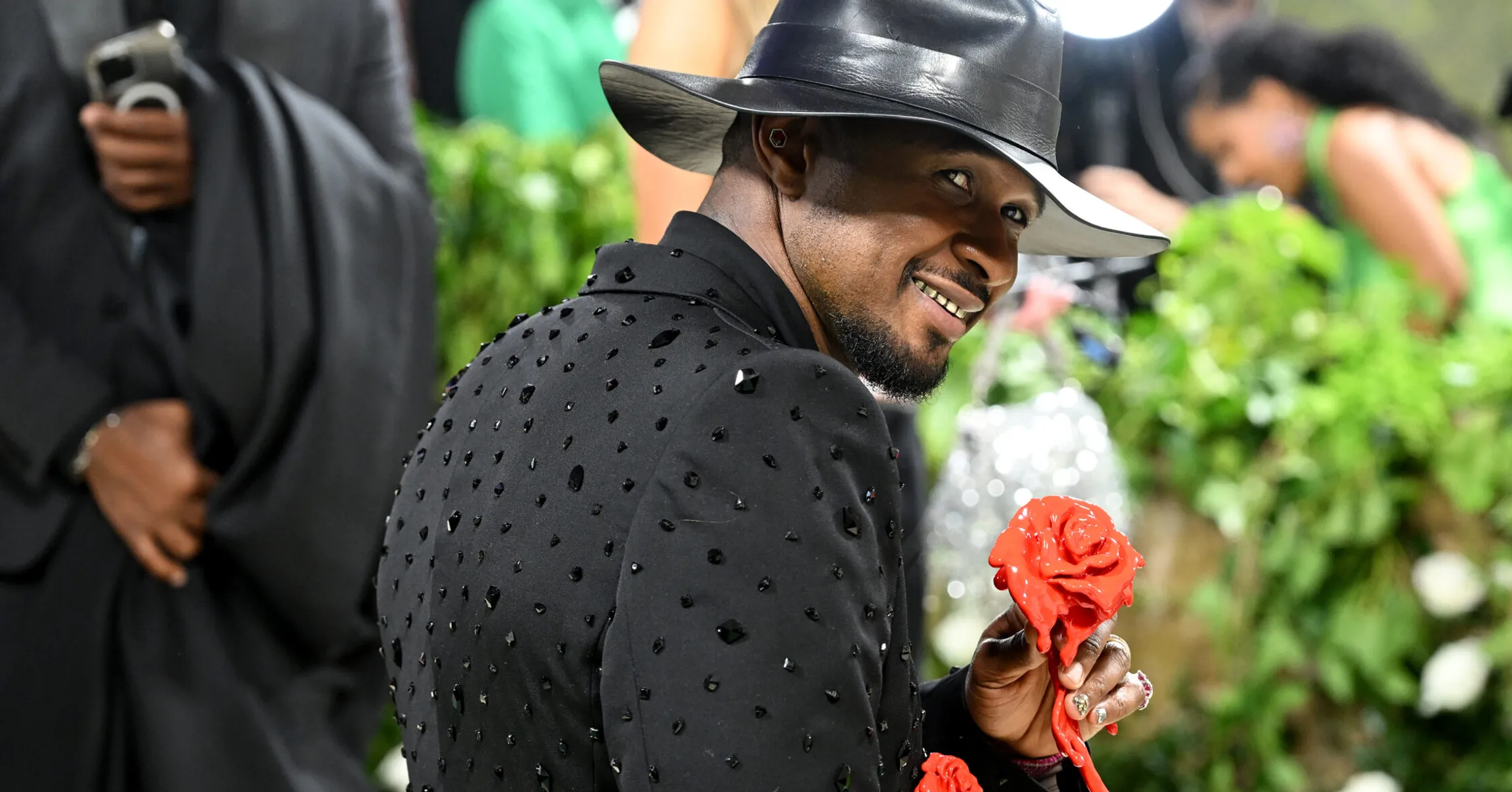 Usher's Intense Met Gala Look Draws Unique Comparisons On Social Media