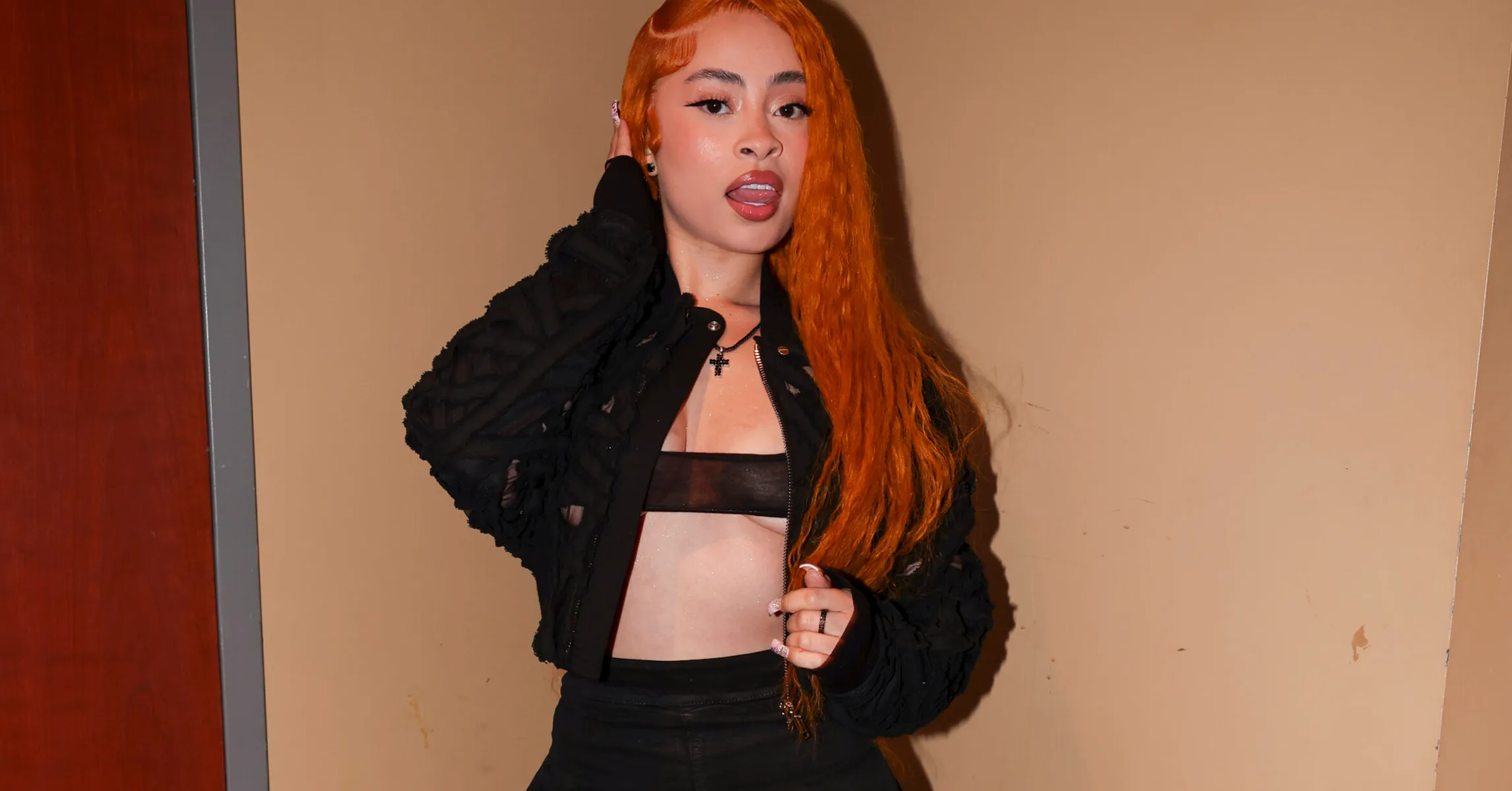 Ice Spice Drives Fans Wild On Nyc Streets By Twerking From Her Car