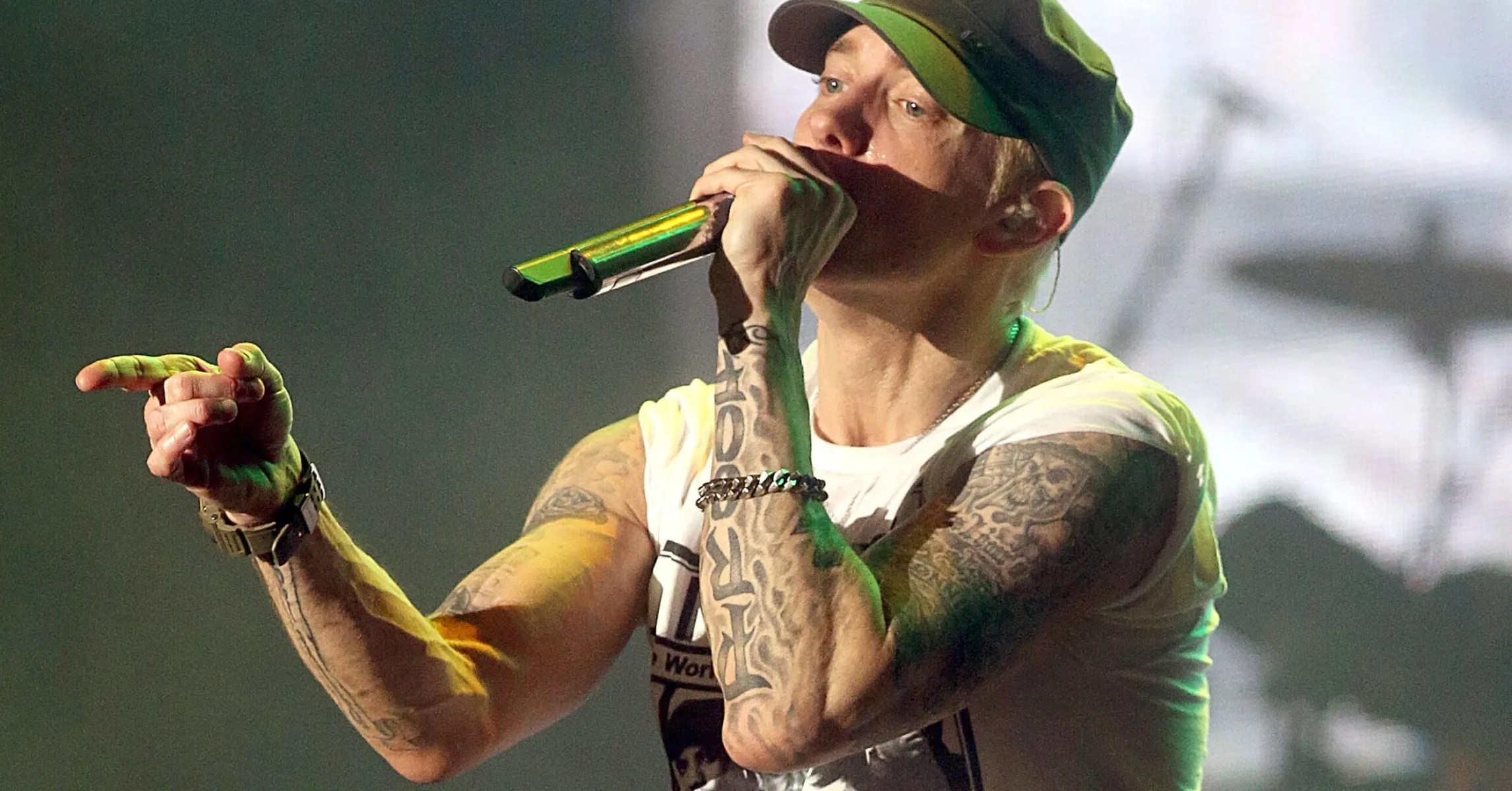 Eminem Raises A Blonde Army For New York City Flash Mob With Dr Dre ...