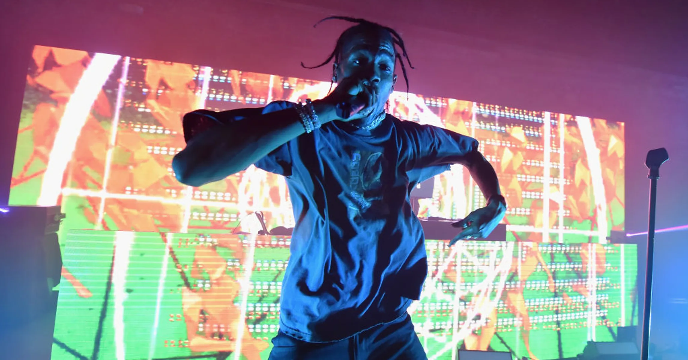 Travis Scott Plays New Drake Song During DJ Set Despite Beef Rumors