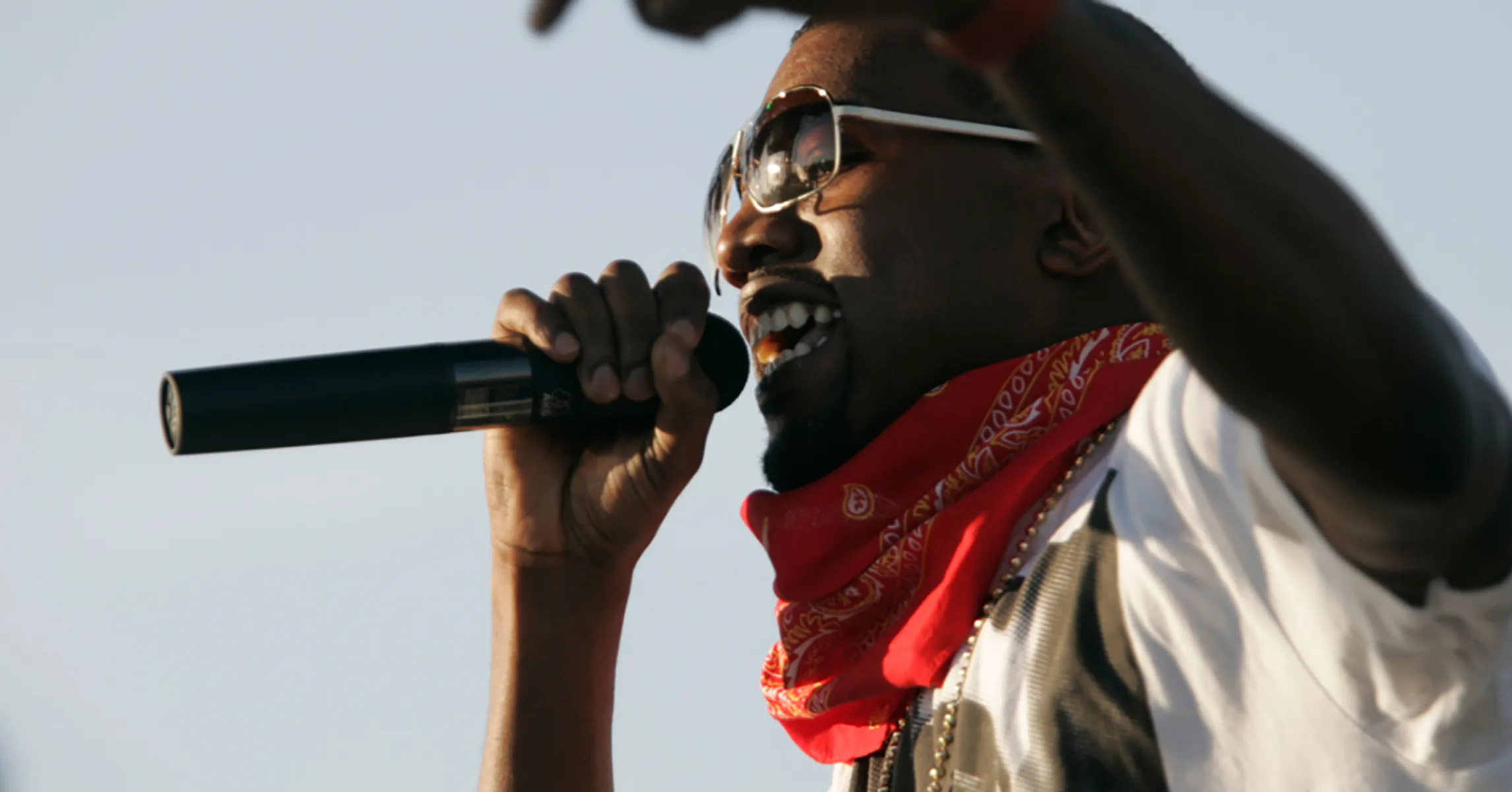 El nuevo álbum de Kanye West "Bully V1" alcanza el primer lugar de ...