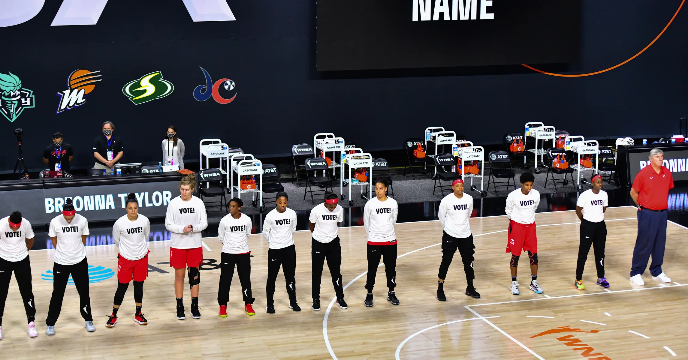 Stephen Curry Praises The WNBA For Its Social Justice Efforts