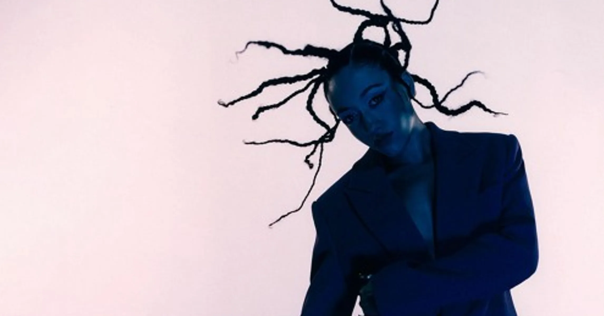 Jenevieve Releases Her Six-Track EP, "Rendezvous"