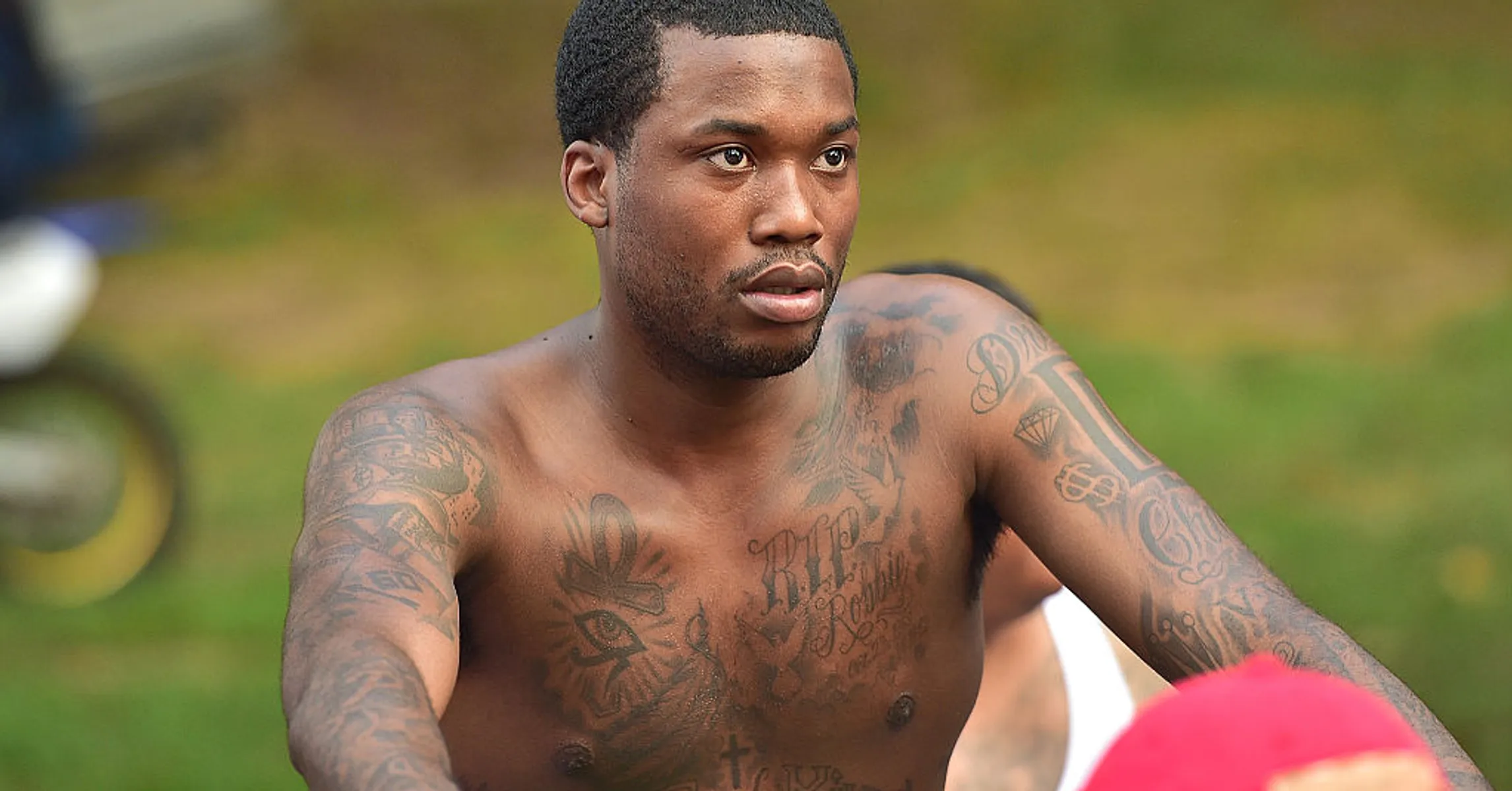 Meek Mill Goes Viral For Clumsy Belly-Flop In The Pool