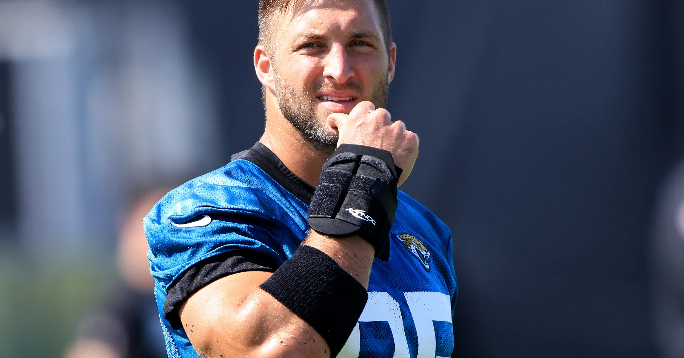 Tim Tebow Shows Off Tight End Skills During Training Camp