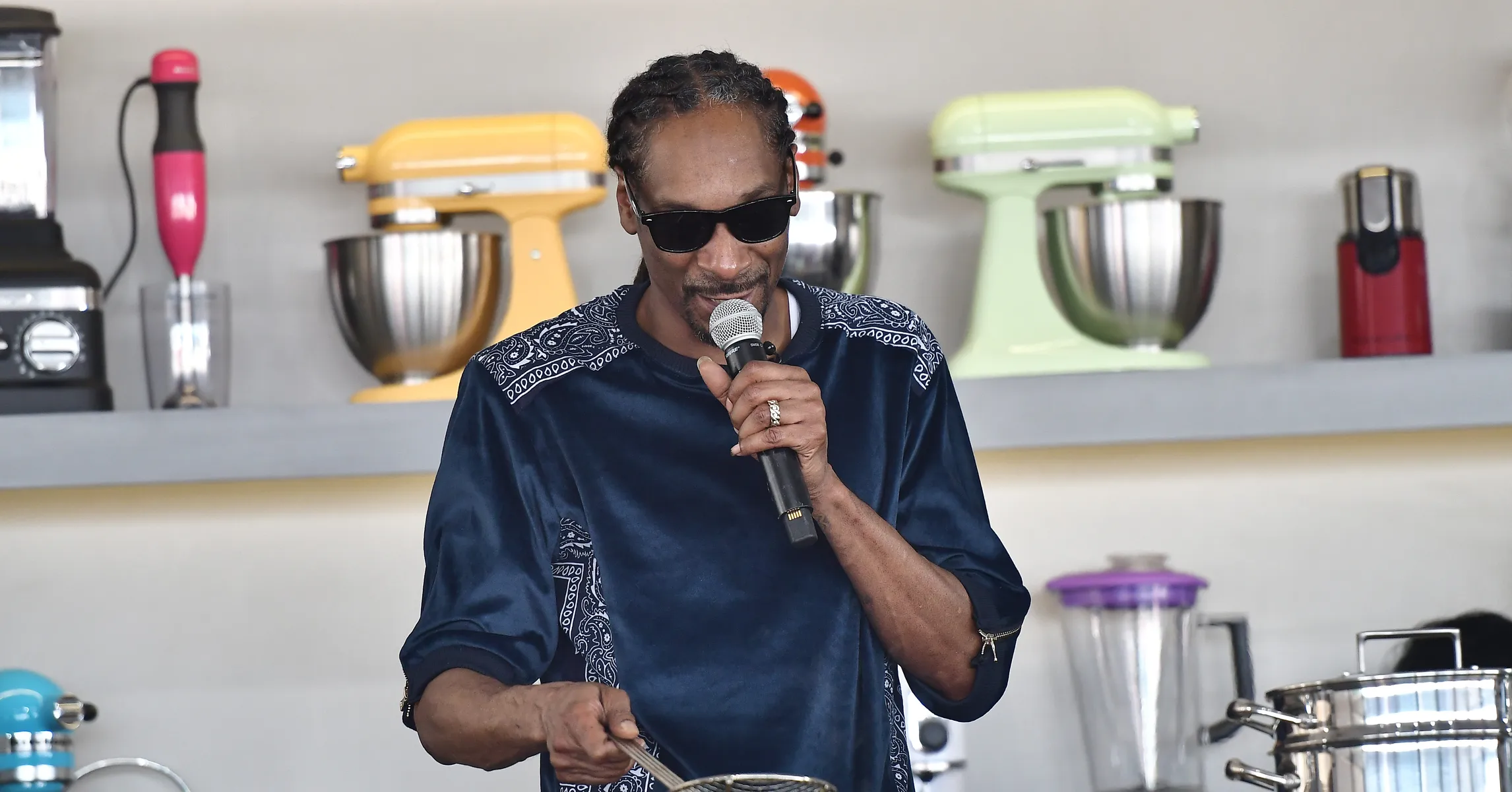 Snoop Dogg Releases New Cookbook For Holidays “From Crook To Cook”