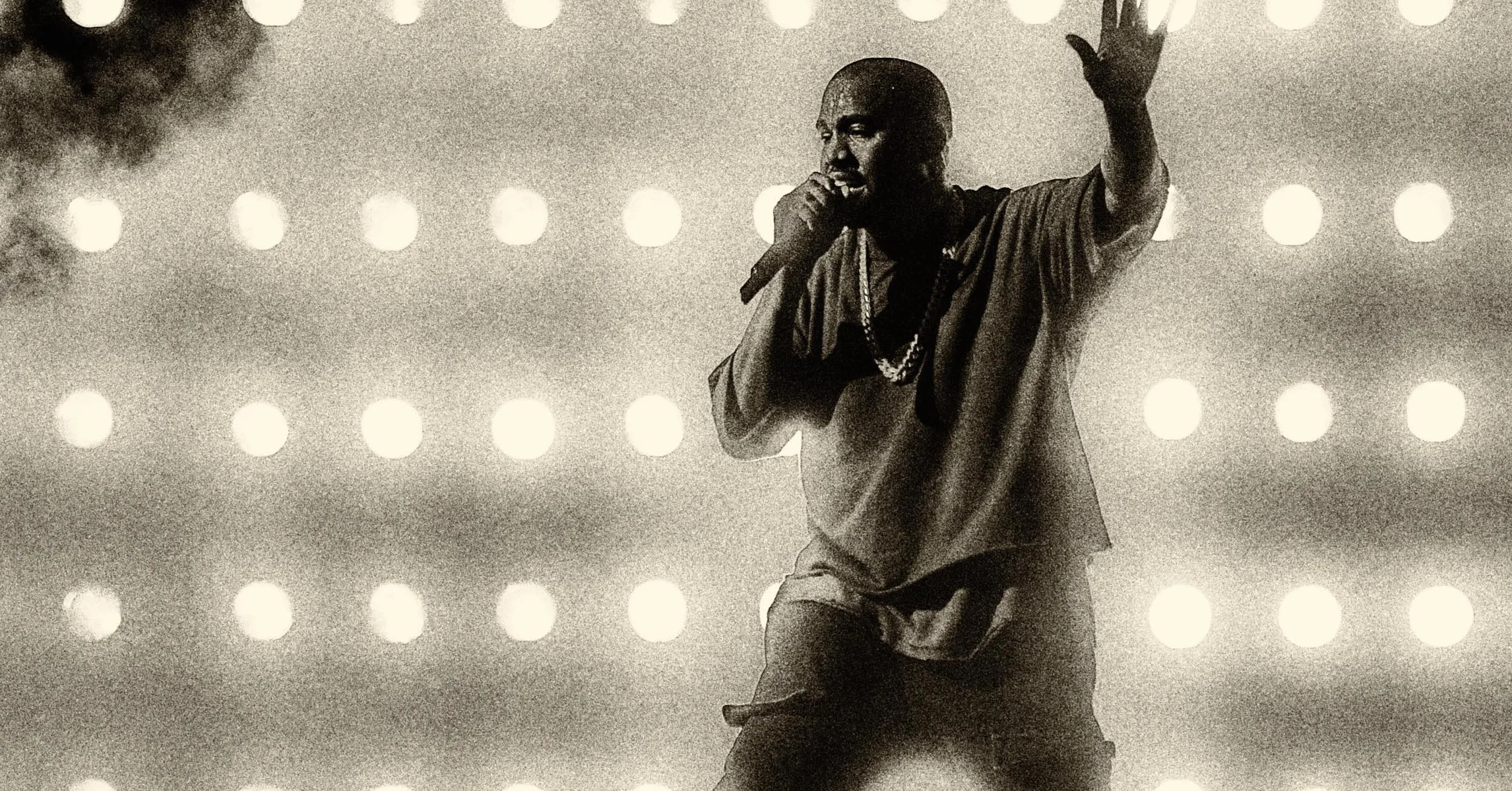 Kanye West Debuts Flying Stage At Opening Stop Of The Saint Pablo Tour