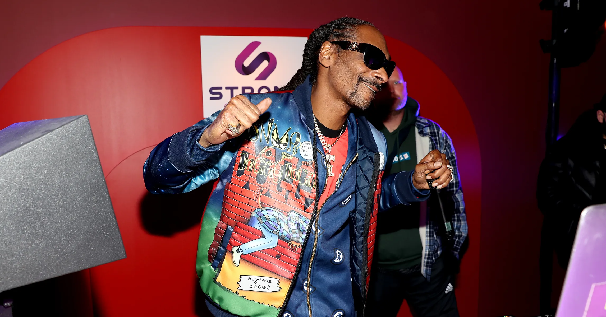 Snoop Dogg Debuts Mobile Game "Snoop Dogg's Rap Empire"