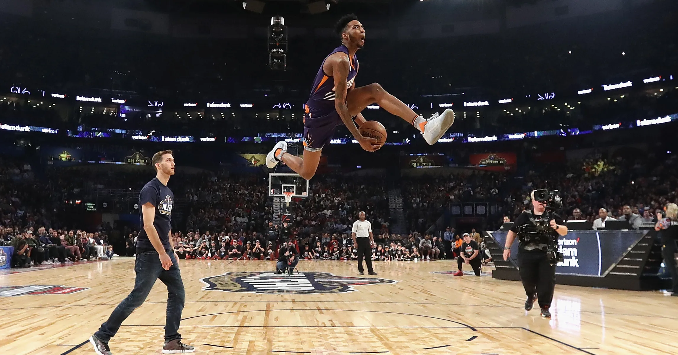 Watch Suns' Rookie Derrick Jones Jr.'s Impressive Dunk Contest ...
