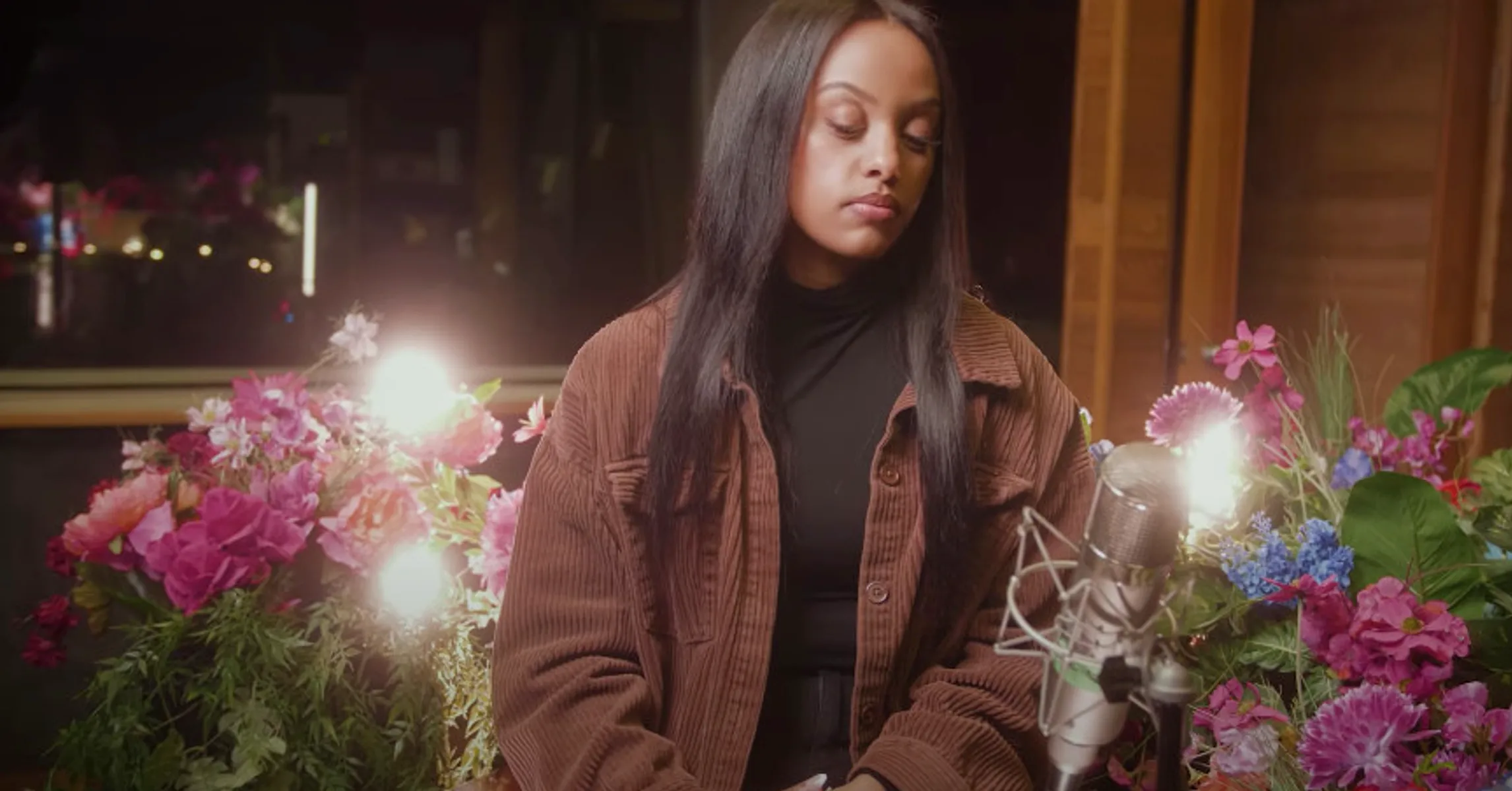 Ruth B. Delivers Live Solo Rendition Of "Situation"
