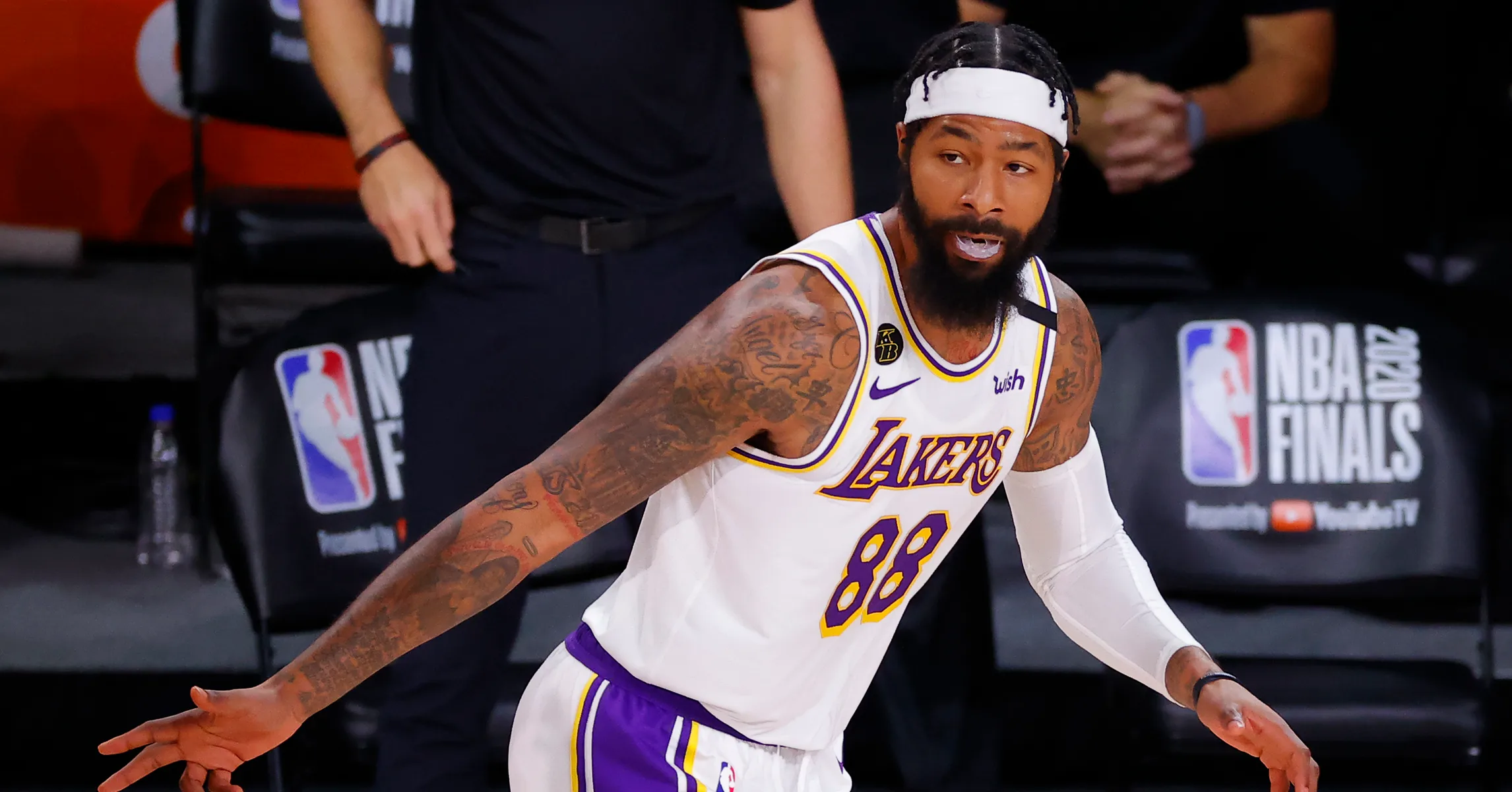 LeBron James & Markieff Morris Game 5 Blunder Goes Viral & L.A. Fans ...