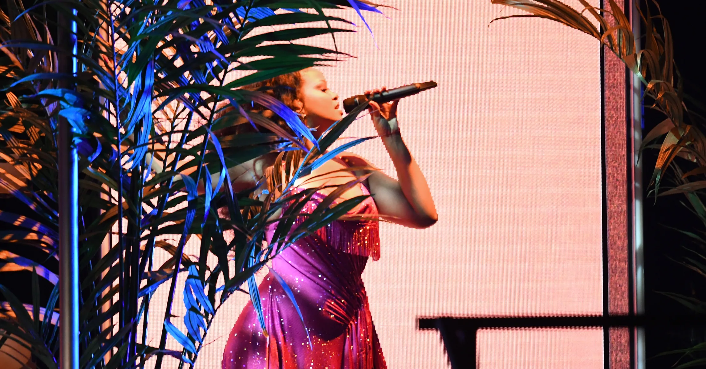 Snapchat Apologizes To Rihanna Over Advert Trivializing Domestic Abuse