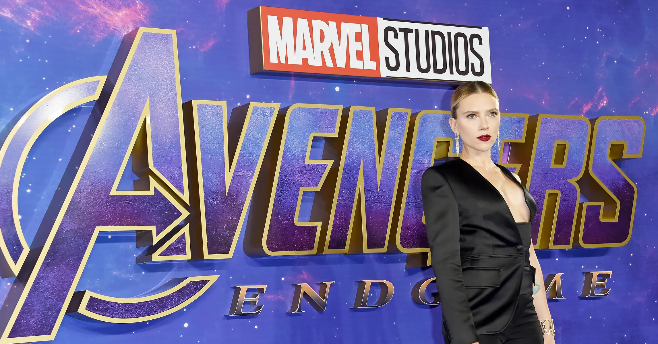 Scarlett Johansson Talks "Avengers: Endgame" While Eating Spicy Wings