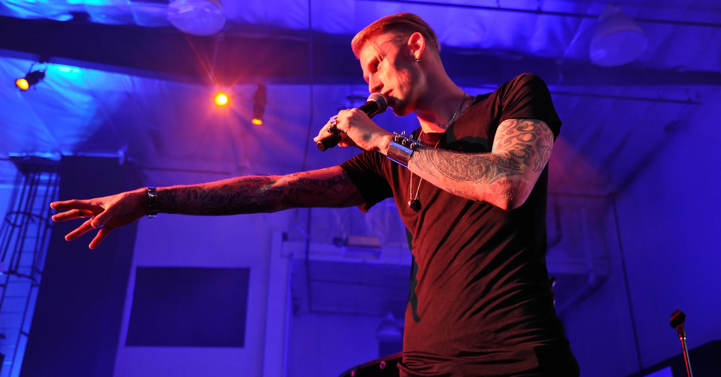 Machine Gun Kelly Reveals Album Cover & Tracklist For "General Admission"