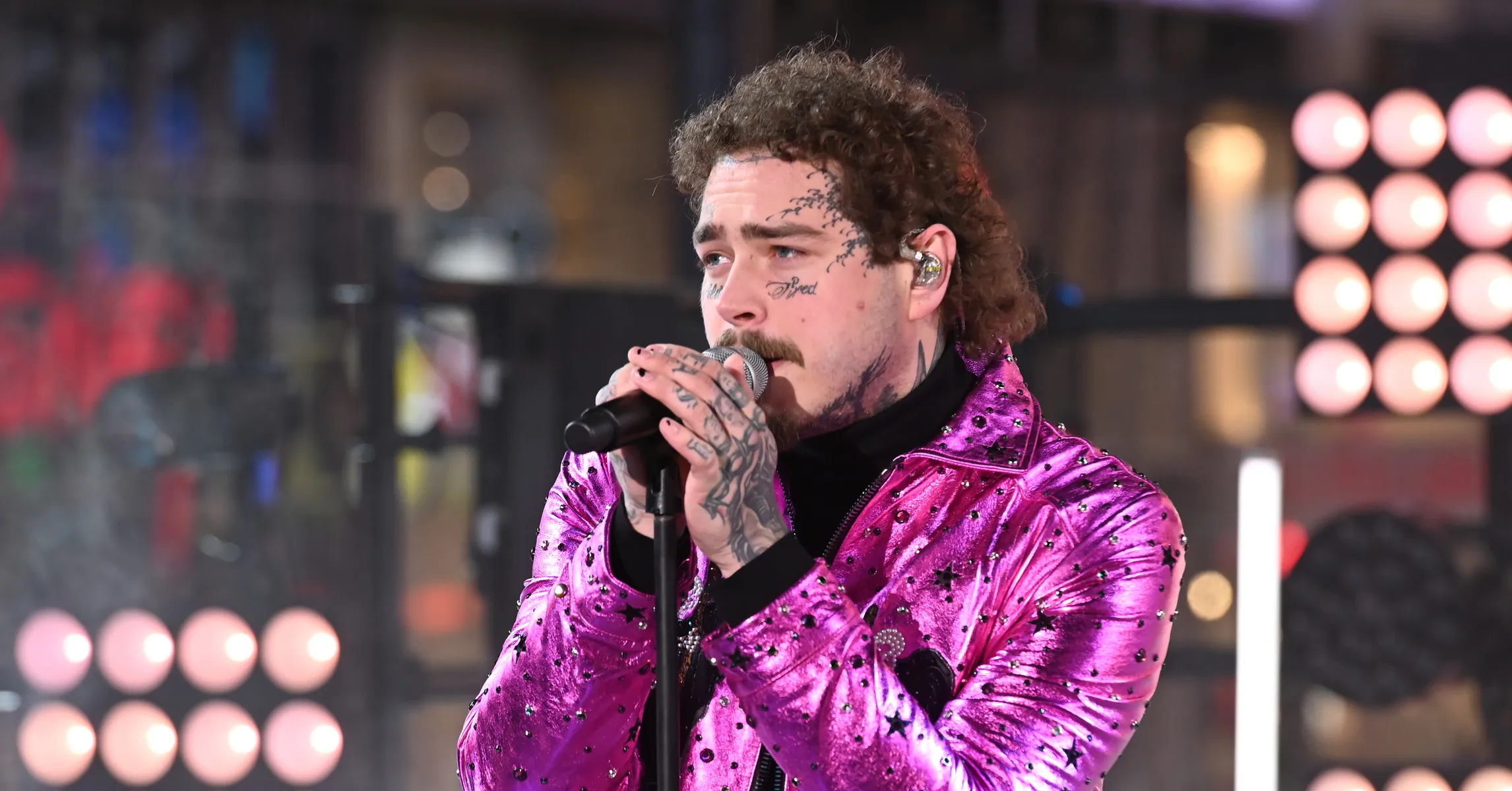 Post Malone Pays Tribute To Mac Miller With T-Shirt At Pittsburgh Show