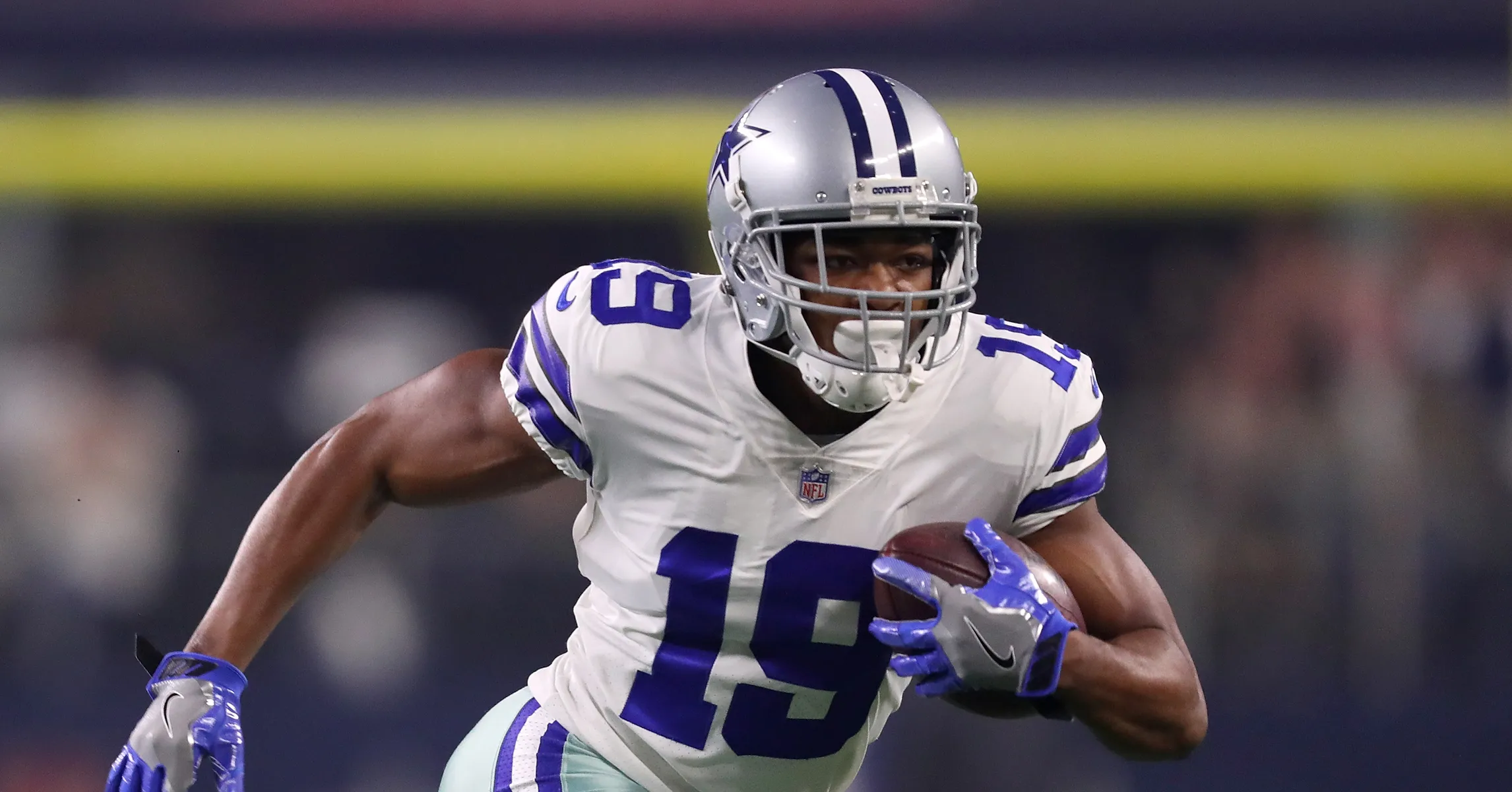 Amari Cooper Gets Iced-Out Dallas Cowboys Chain