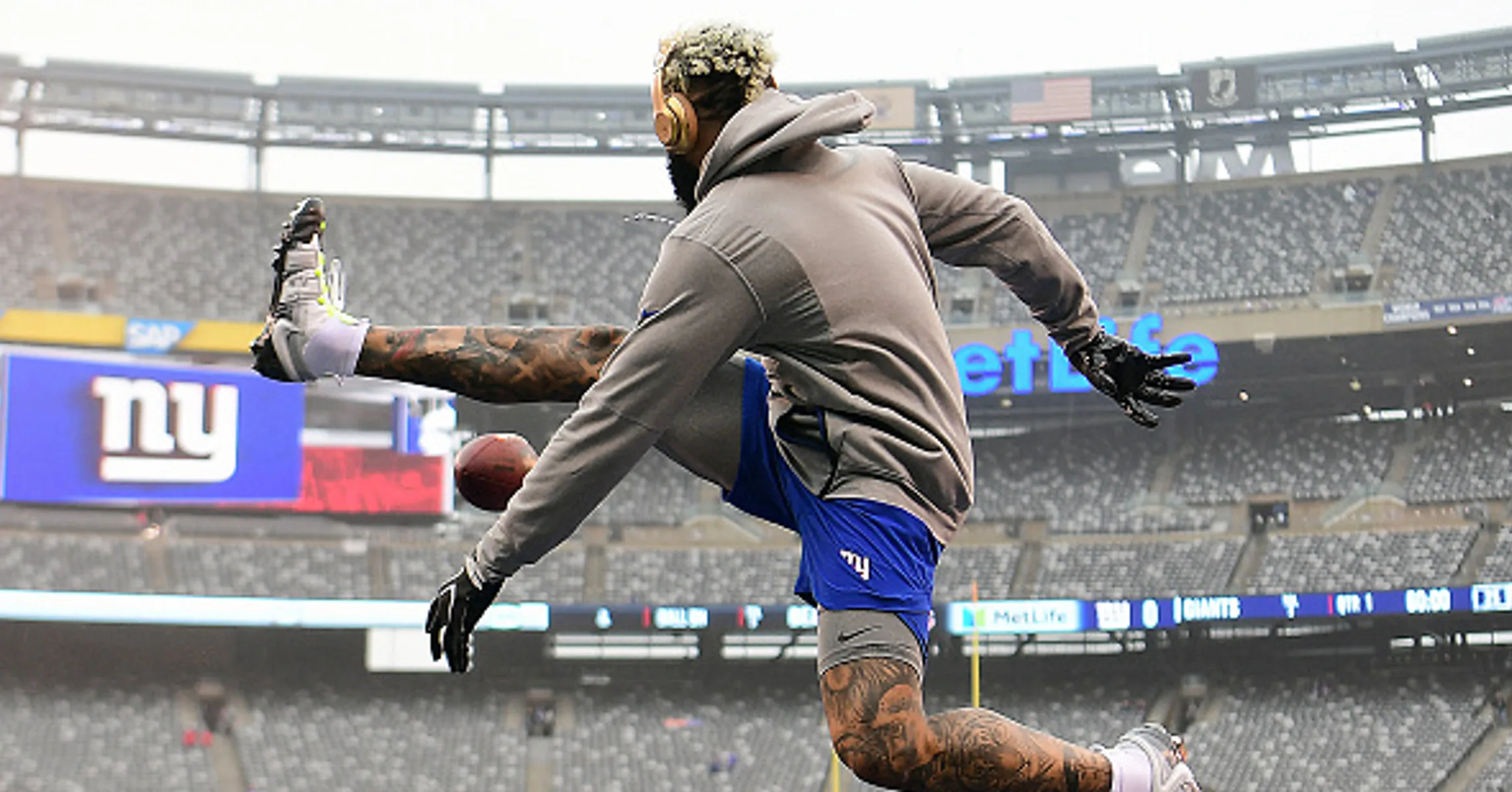 Odell Beckham Jr. Shows Off With Series Of One-Handed Catches: Watch