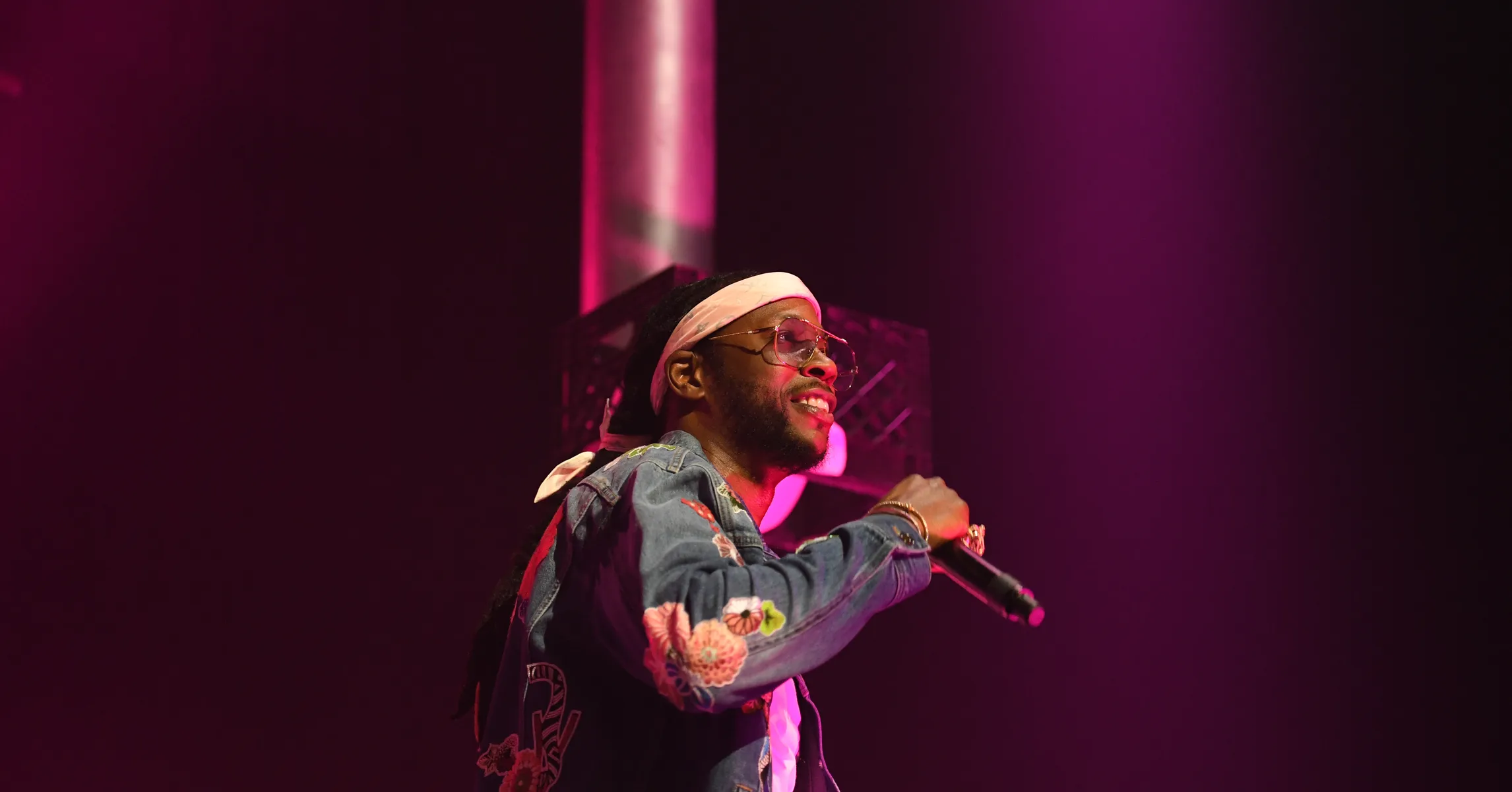 2 Chainz Reveals New Line Of “Dabbing Santa” Sweaters