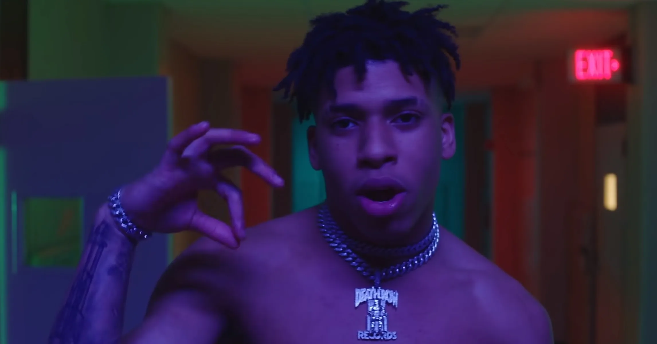NLE Choppa Rocks Death Row Records Chain In "Step" Music Video