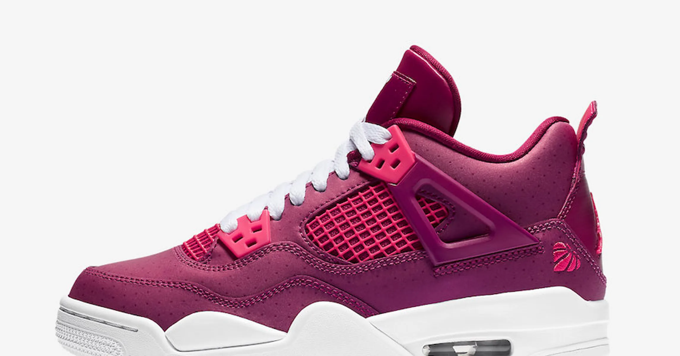 Air Jordan 4 "Valentine's Day" On Tap For Weekend Release