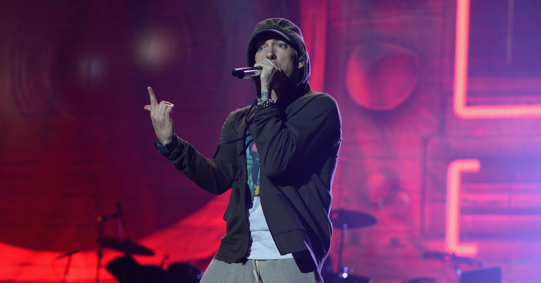 Eminem & Russ Perform And Hang Together In The U.K.