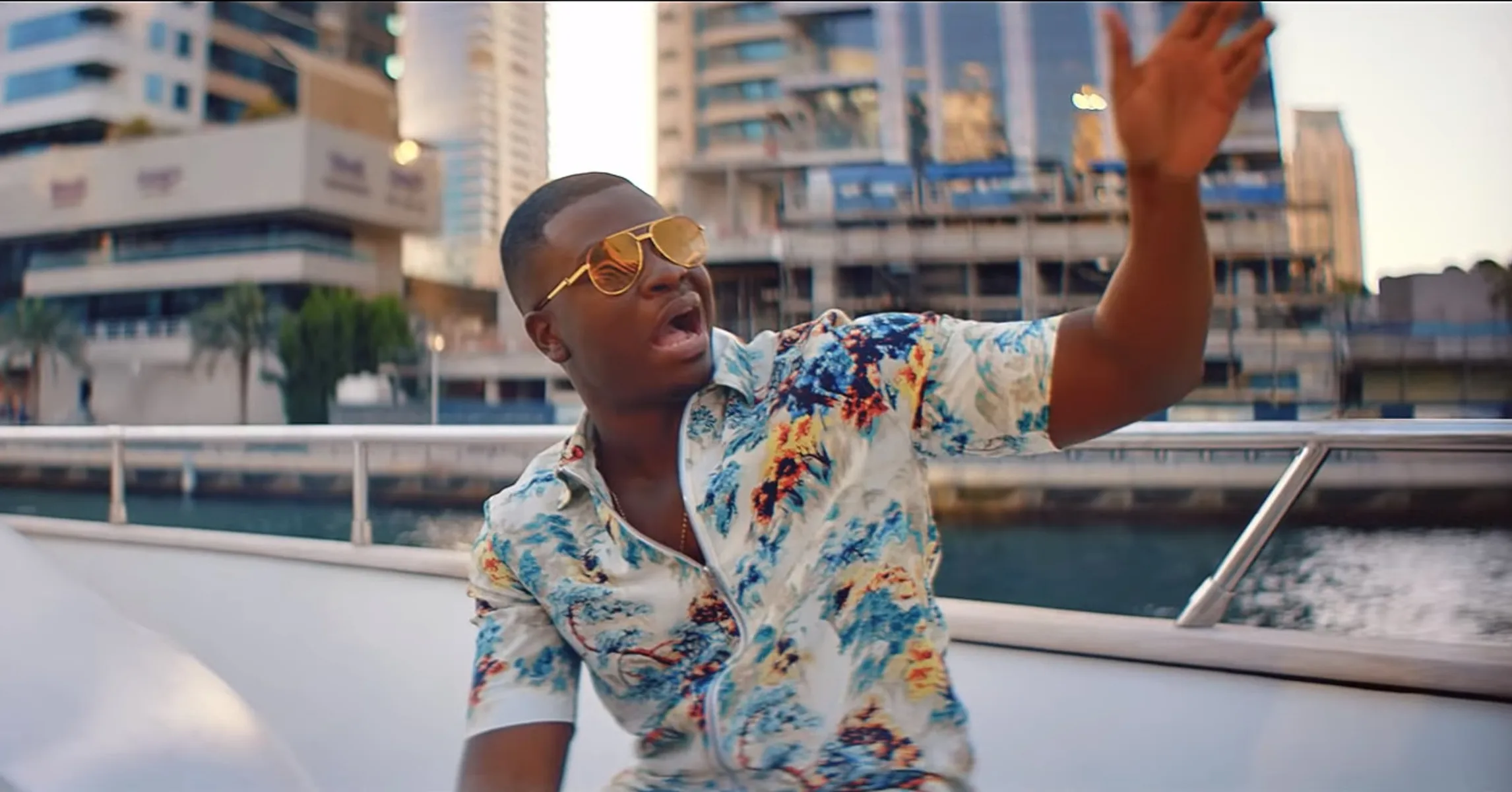 Big Shaq Removes The Jacket In Groundbreaking "Man Don't Dance"