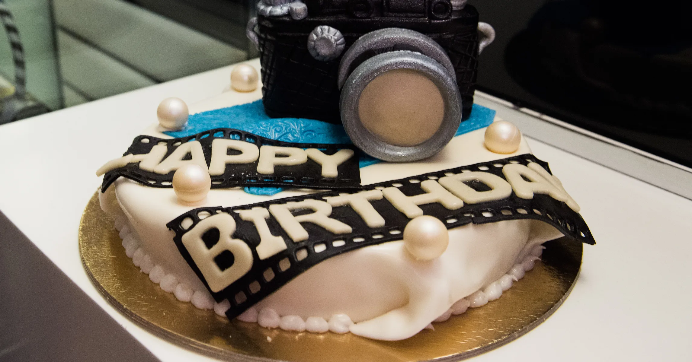 Toddler Receives Accidental "Happy Birthday Loser" Cake From Walmart