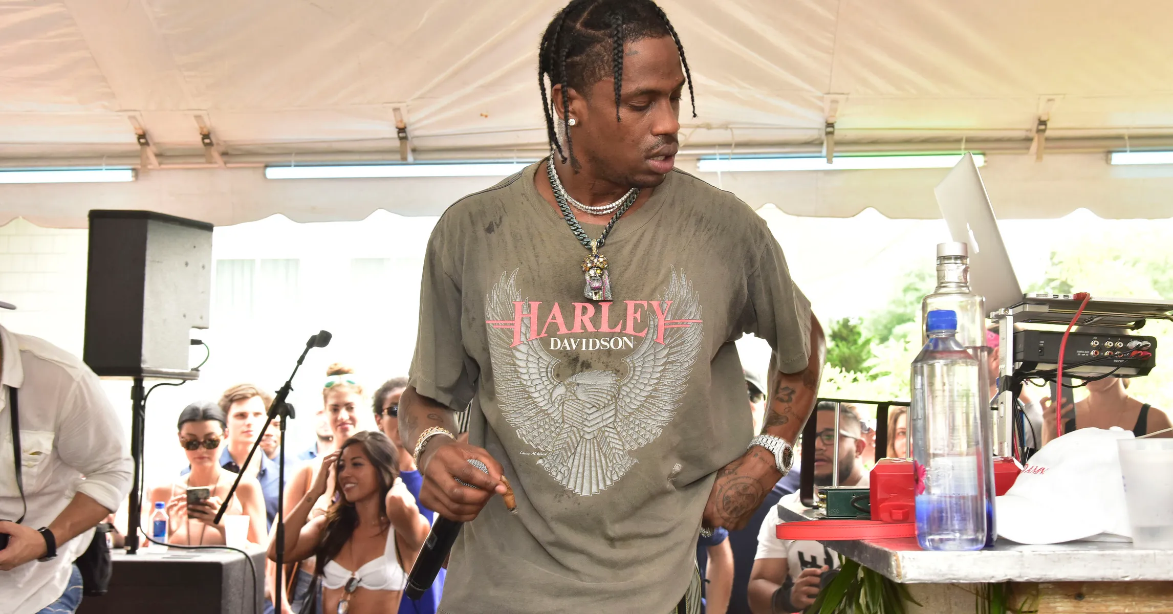 Travis Scott & Mike Dean Hint At Finally Finishing "Astroworld"
