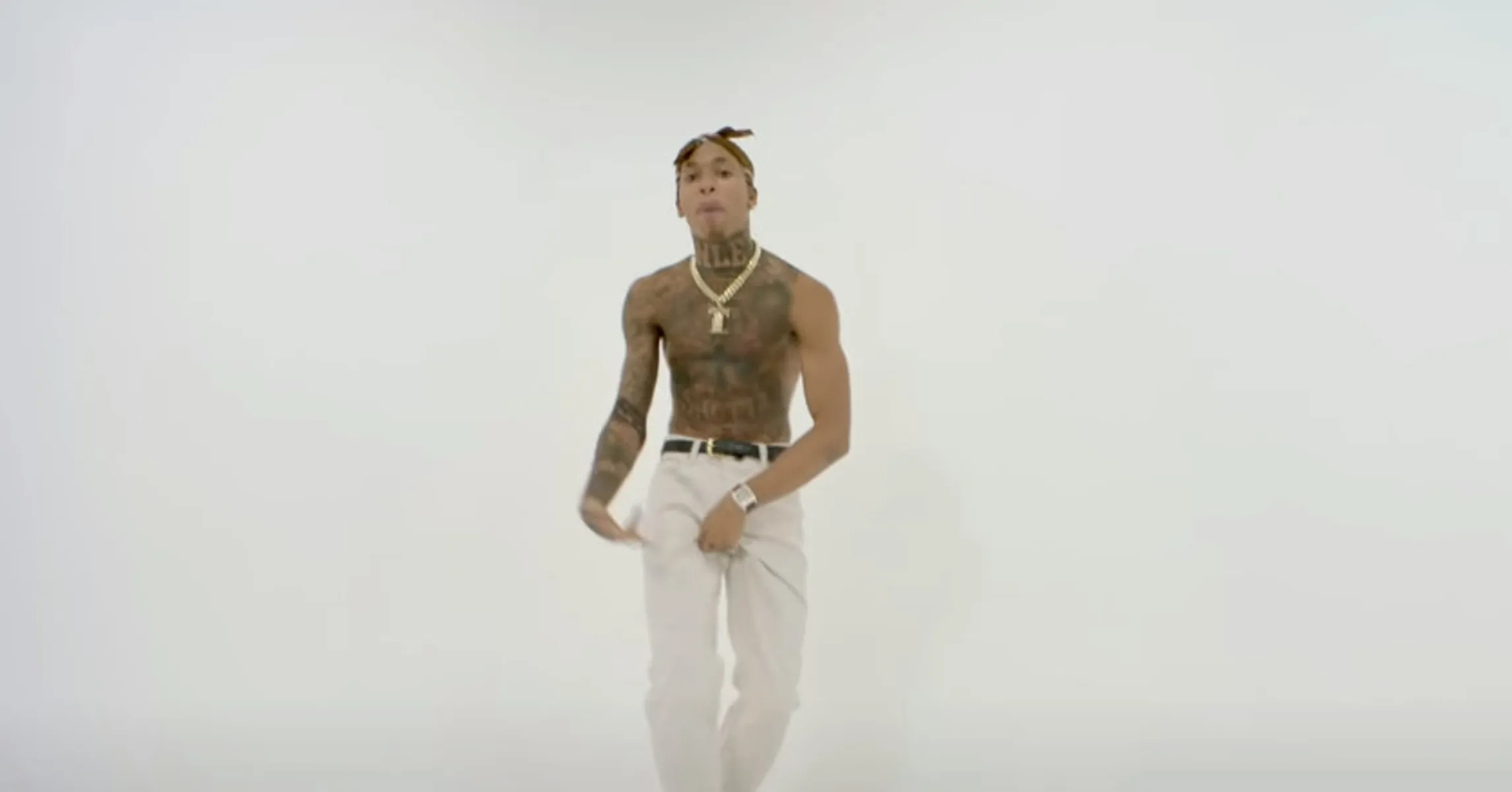 NLE Choppa Imitates Tupac In "Picture Me Grapin" Music Video