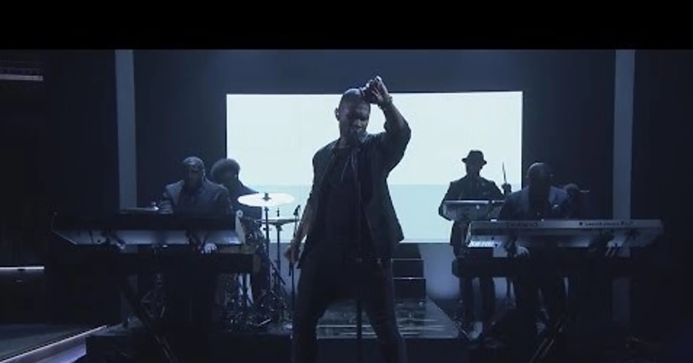 Usher Performs "Crash" On The Tonight Show