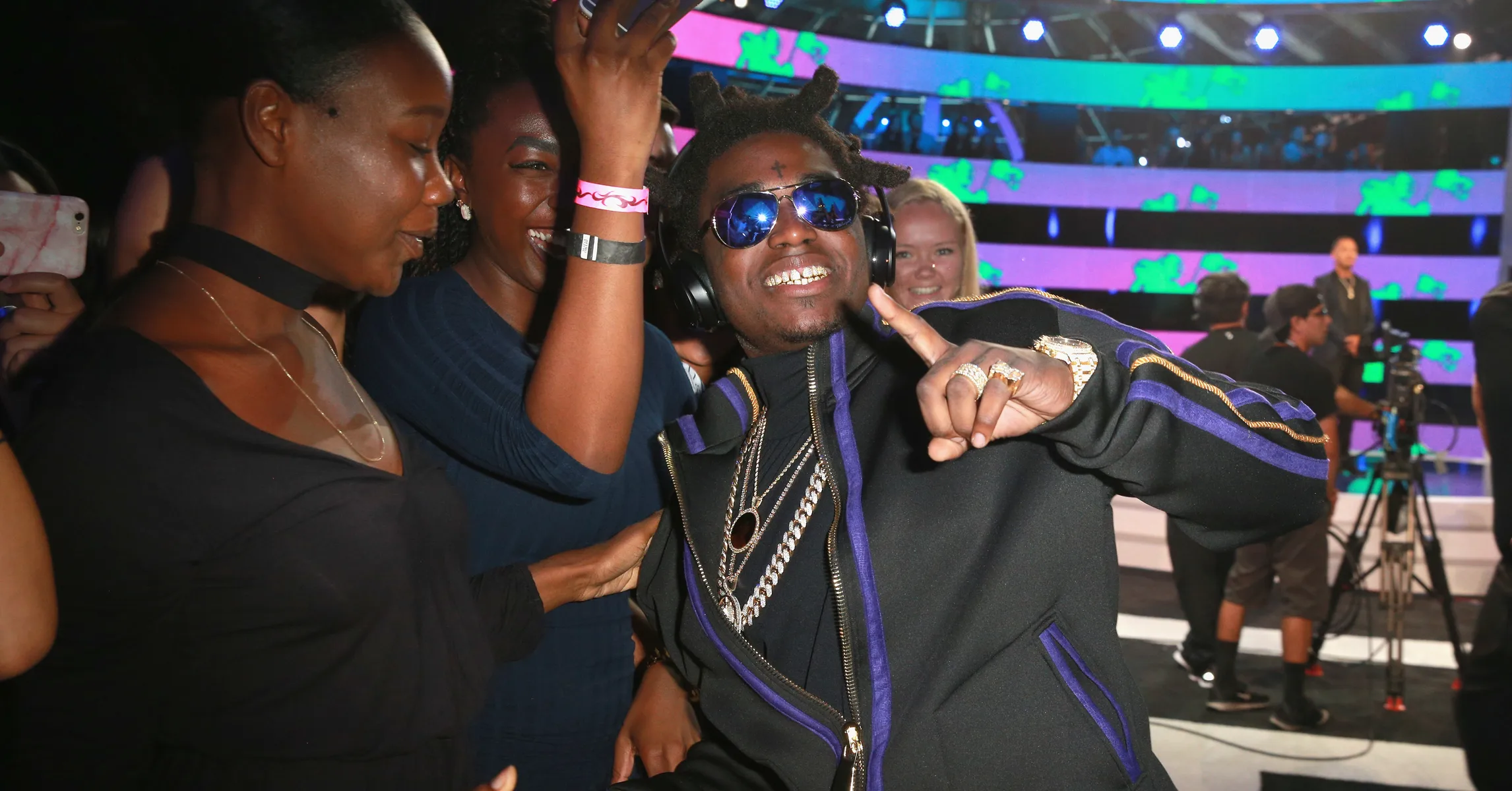 Kodak Black Gives Overzealous Fan Temporary Face Tattoo
