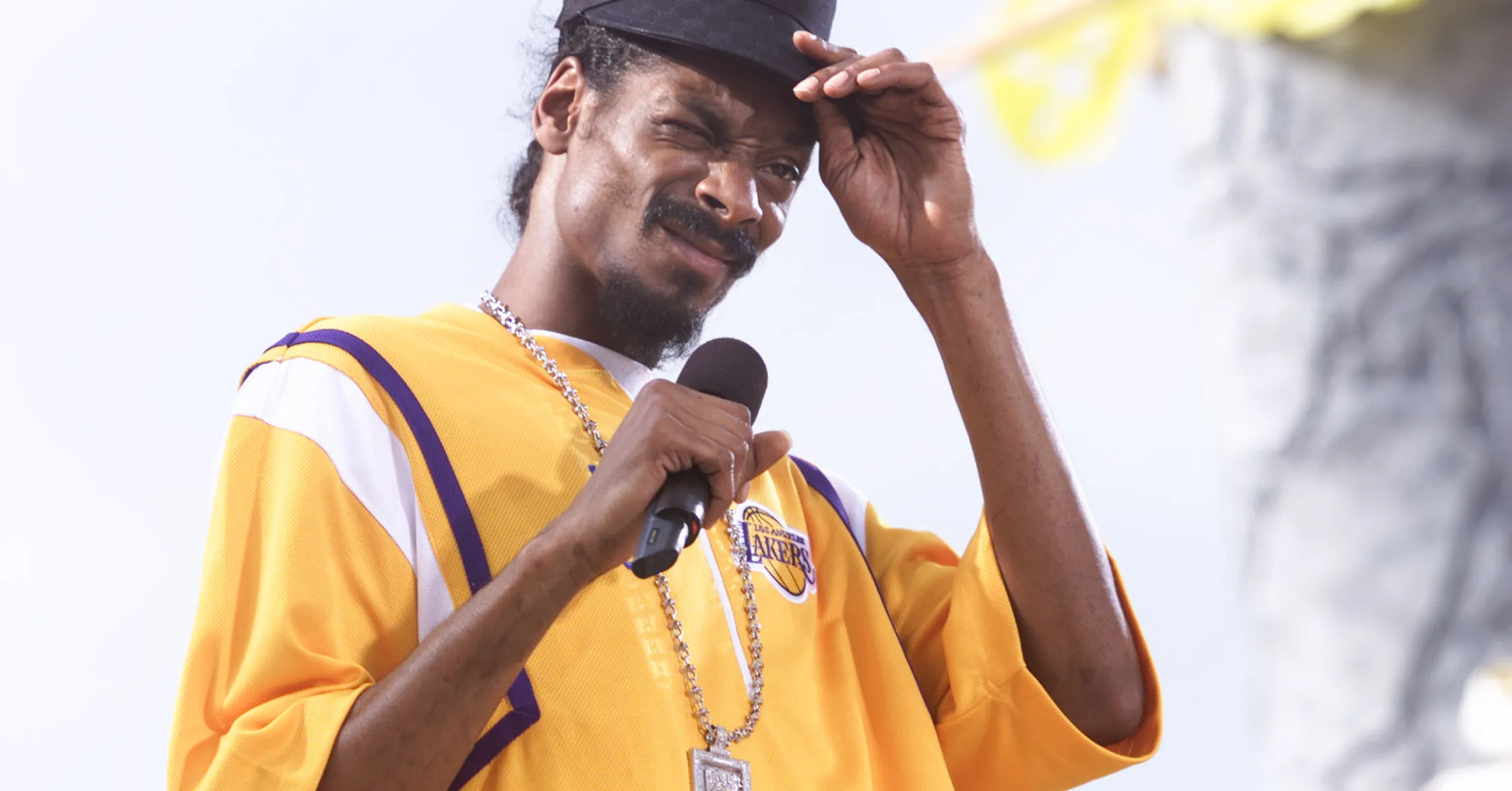 Snoop Dogg Shares Iconic 96' Death Row Squad Throwback Pic