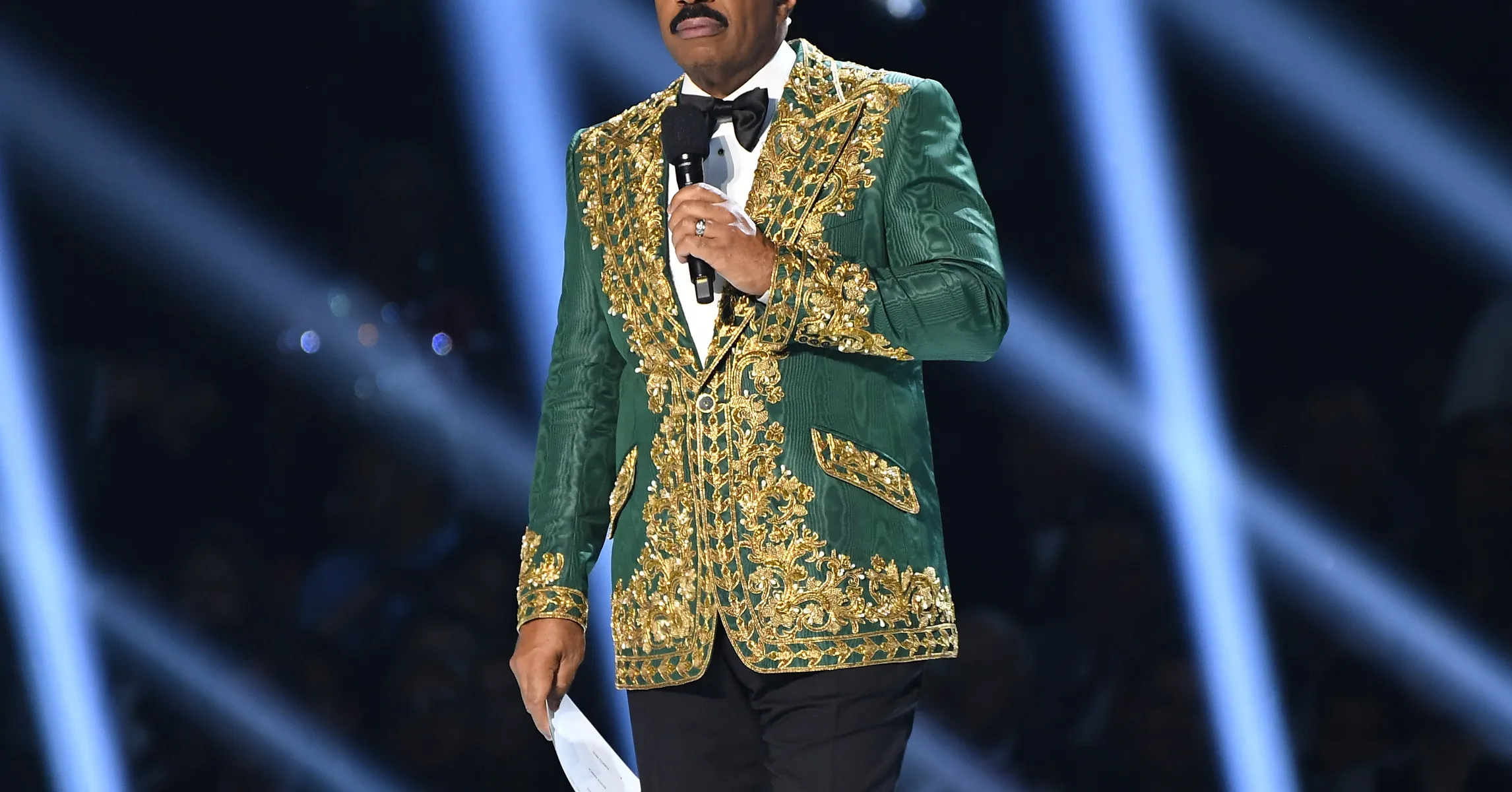 Steve Harvey Reams Out Rob Gronkowski For Destroying His LEGO Bust In ...