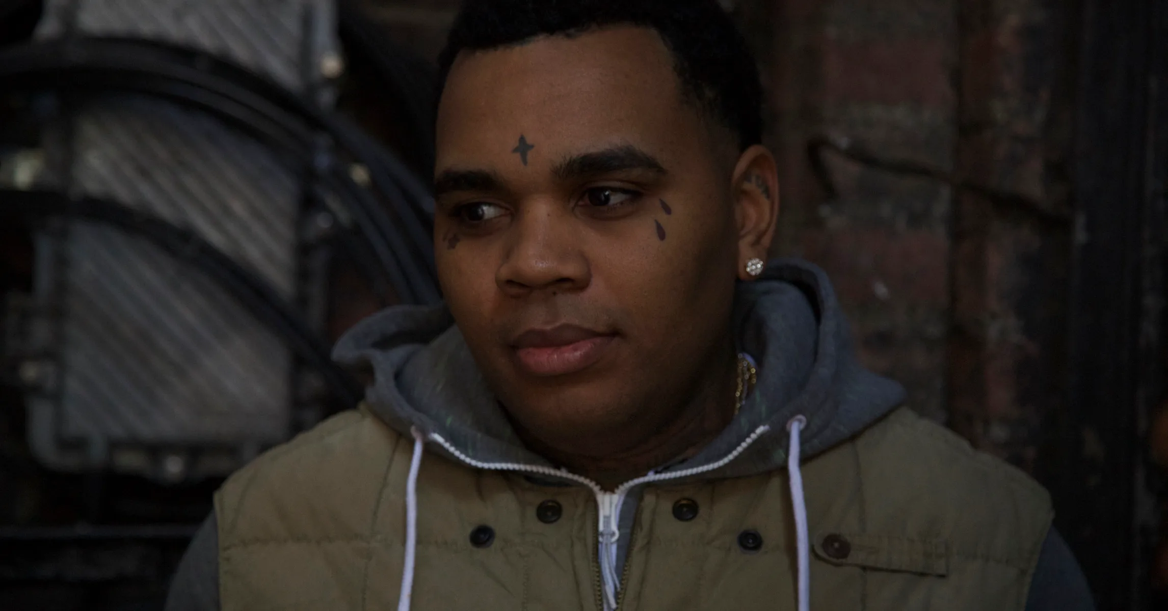 Kevin Gates Shows Off His New "Customized" Blond Hair