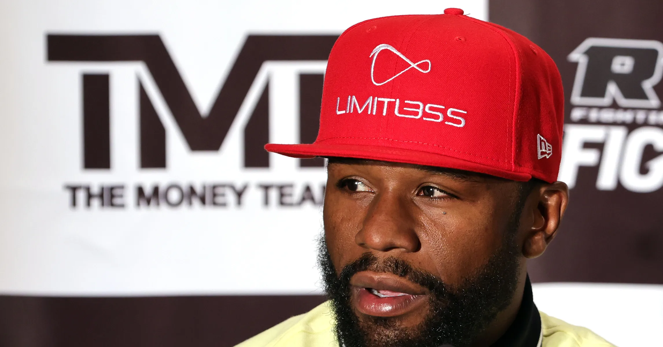 Floyd Mayweather Cops Massive $1 Million Chain From Johnny Dang