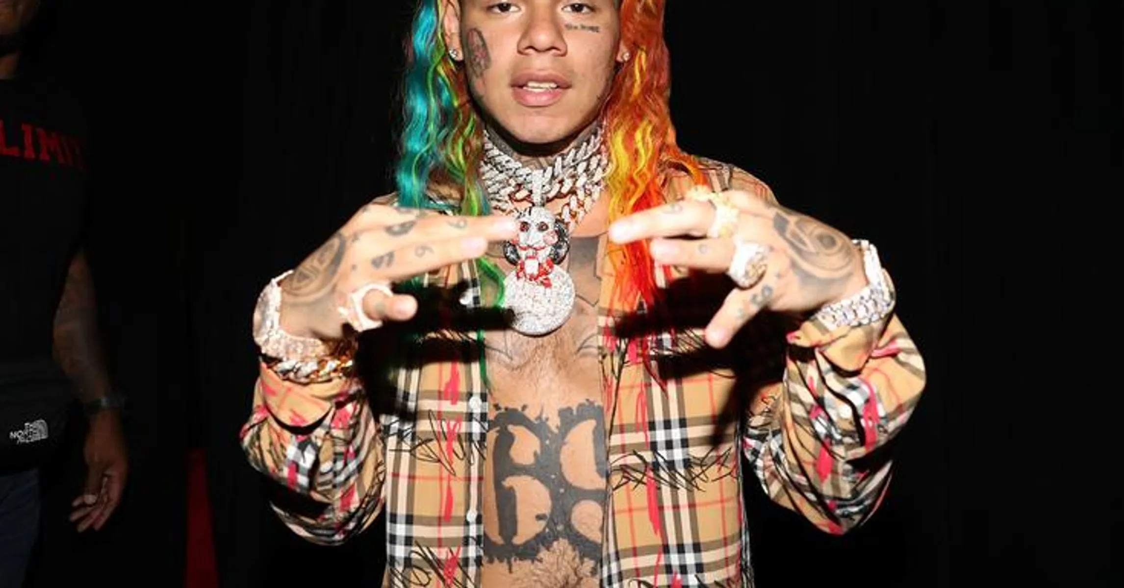 Tekashi 6ix9ine Claims His Girlfriend Jade Will Become "Bigger Than ...