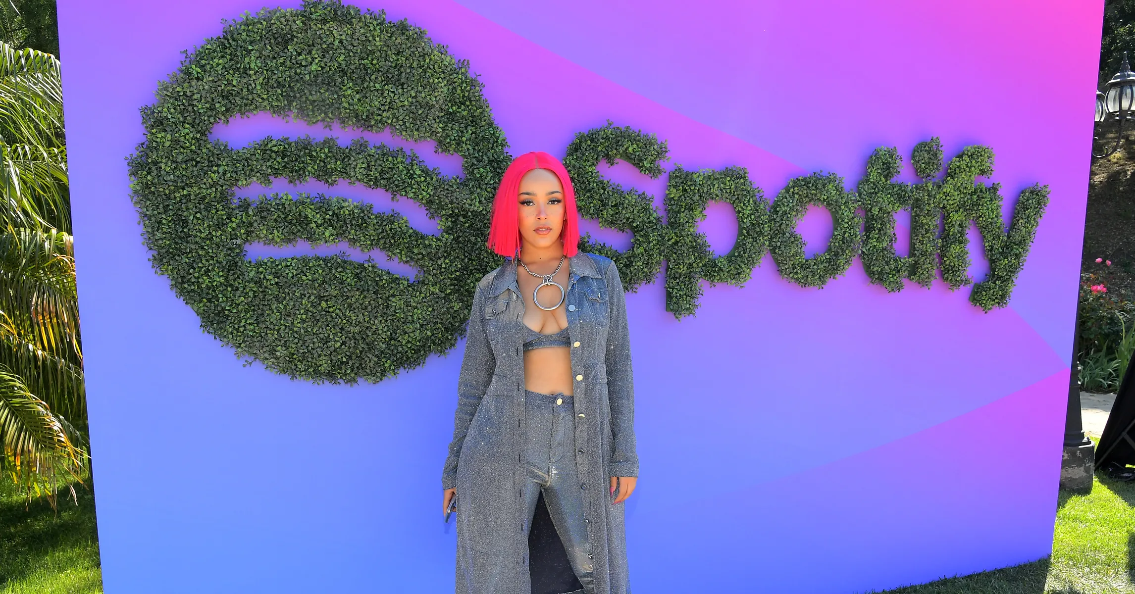 Doja Cat Reveals Secrets To Face Beat In New Vogue Makeup Tutorial