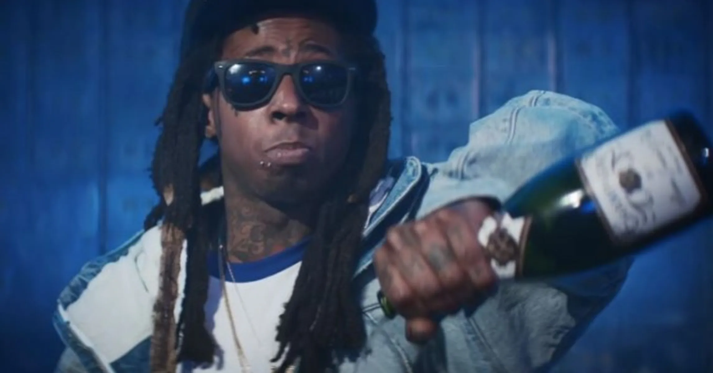 Lil Wayne Stars In Samsung's Galaxy S7 Commercial