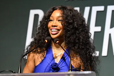 SZA Visits Sesame Street, Shares Clip With Elmo & Old Tweet About ...