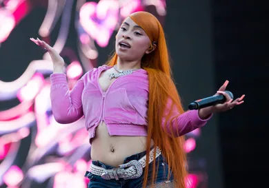 Ice Spice Performs "Deli" For The First Time At Rolling Loud Miami: Video