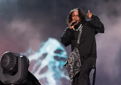 Kendrick Lamar Gets In Workout At A Public Park In IG Video