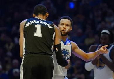 Stephen Curry Tries His Hardest To Win Jump Ball Over Victor Wembanyama: Watch