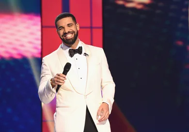 Drake Kick Stream: Canadian Wants $1B Contract With Platform, Reacts To ...